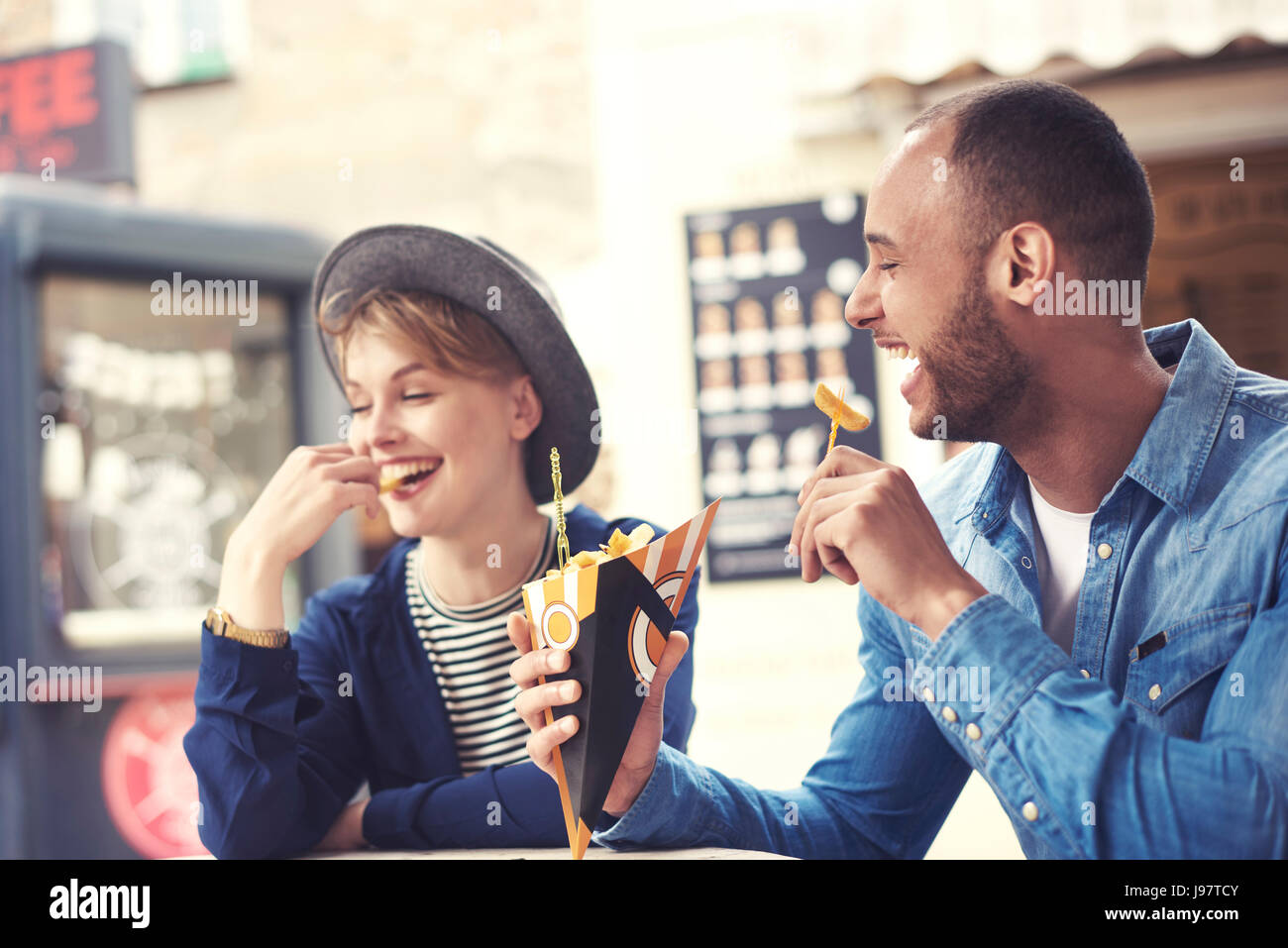 Couple sharing a meal hi-res stock photography and images - Alamy