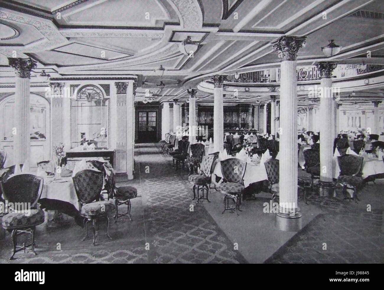 The First Class Dining Saloon of the Lusitania (lower level Stock Photo ...