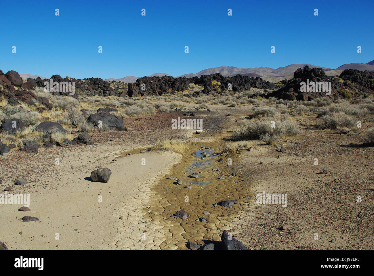 Black rocks hi-res stock photography and images - Alamy