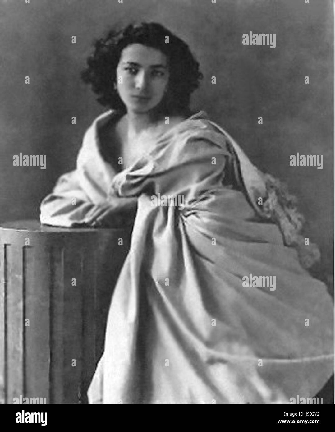 Sarah Bernhardt Nadar Stock Photo - Alamy