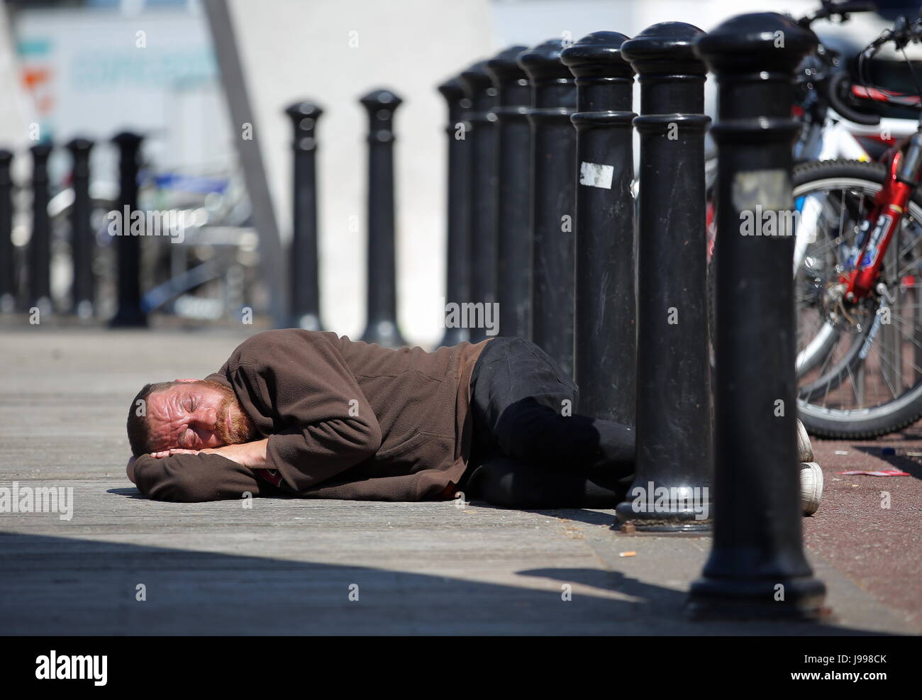 Homeless cardiff hi-res stock photography and images - Alamy