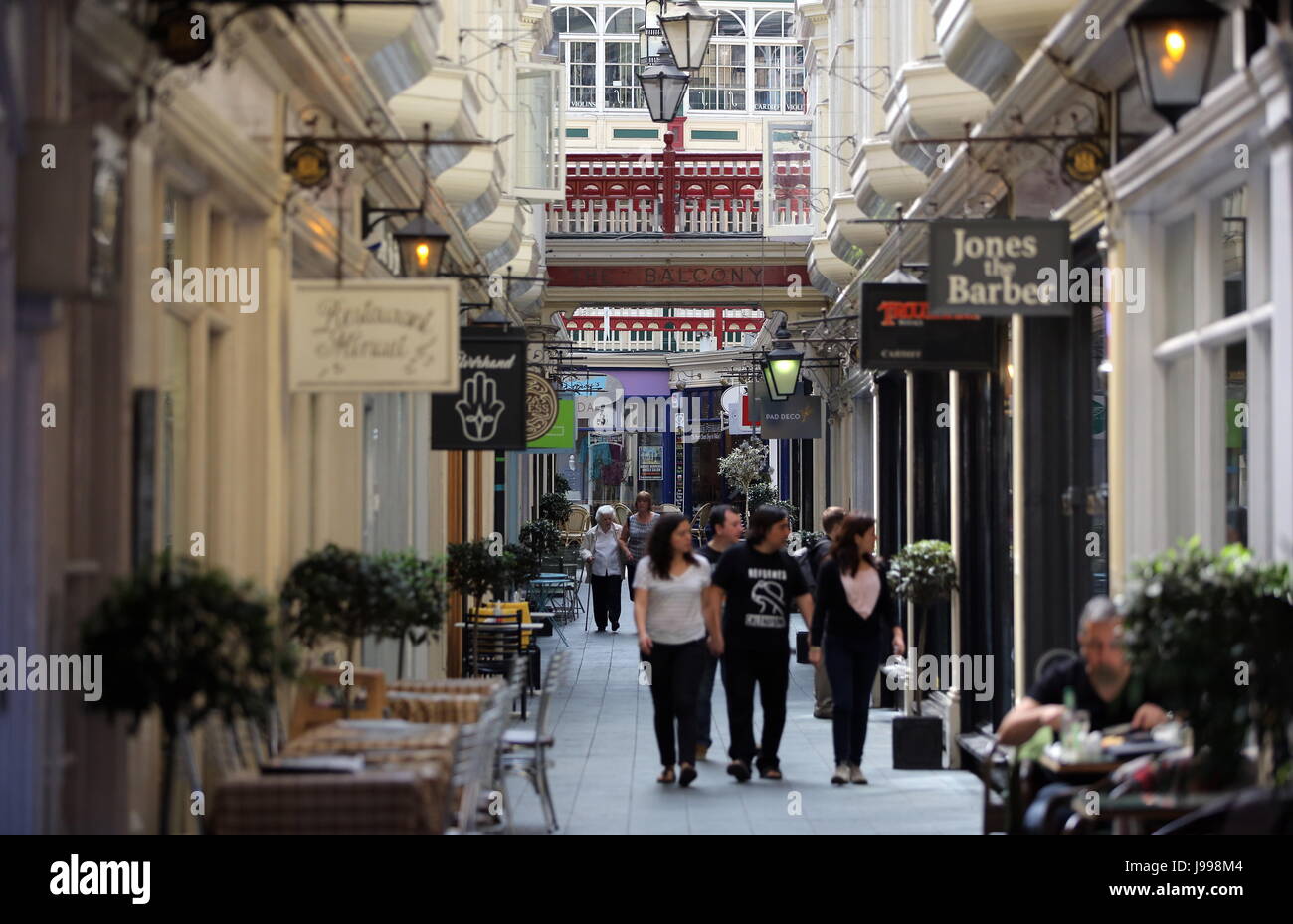 Castle arcade cardiff hi-res stock photography and images - Alamy