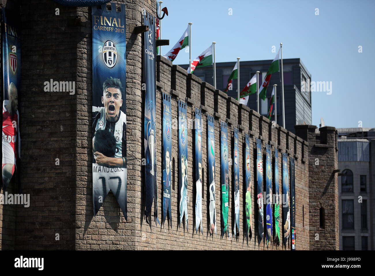Outside cardiff castle hi-res stock photography and images - Alamy