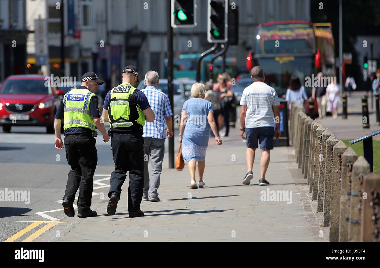 Cardiff police hi-res stock photography and images - Alamy