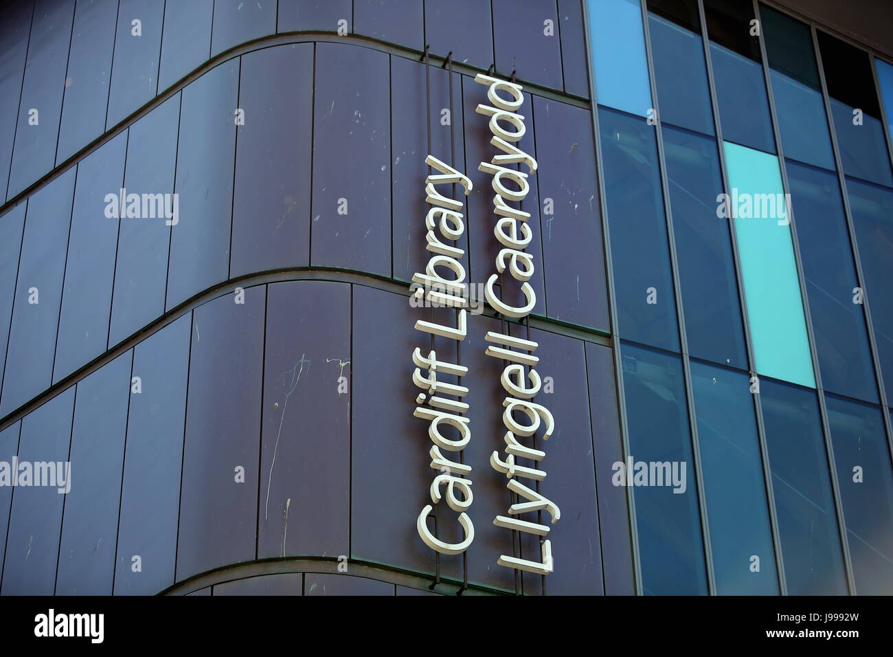 Cardiff library hi-res stock photography and images - Alamy