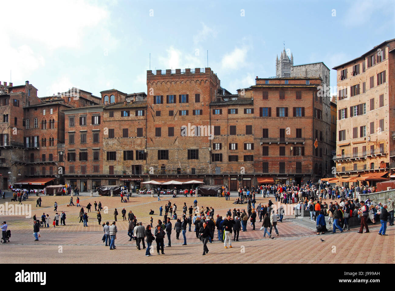 Il campo hi-res stock photography and images - Alamy