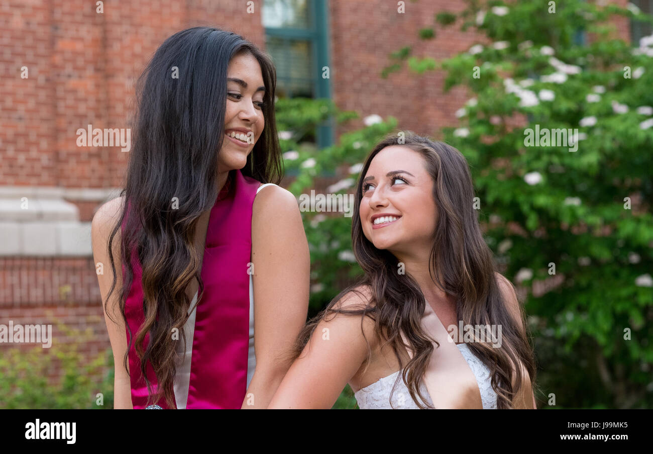 College graduation hi-res stock photography and images - Alamy