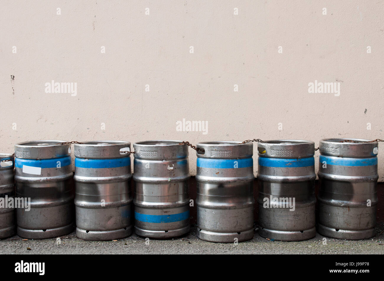 Barrel inn hi-res stock photography and images - Alamy