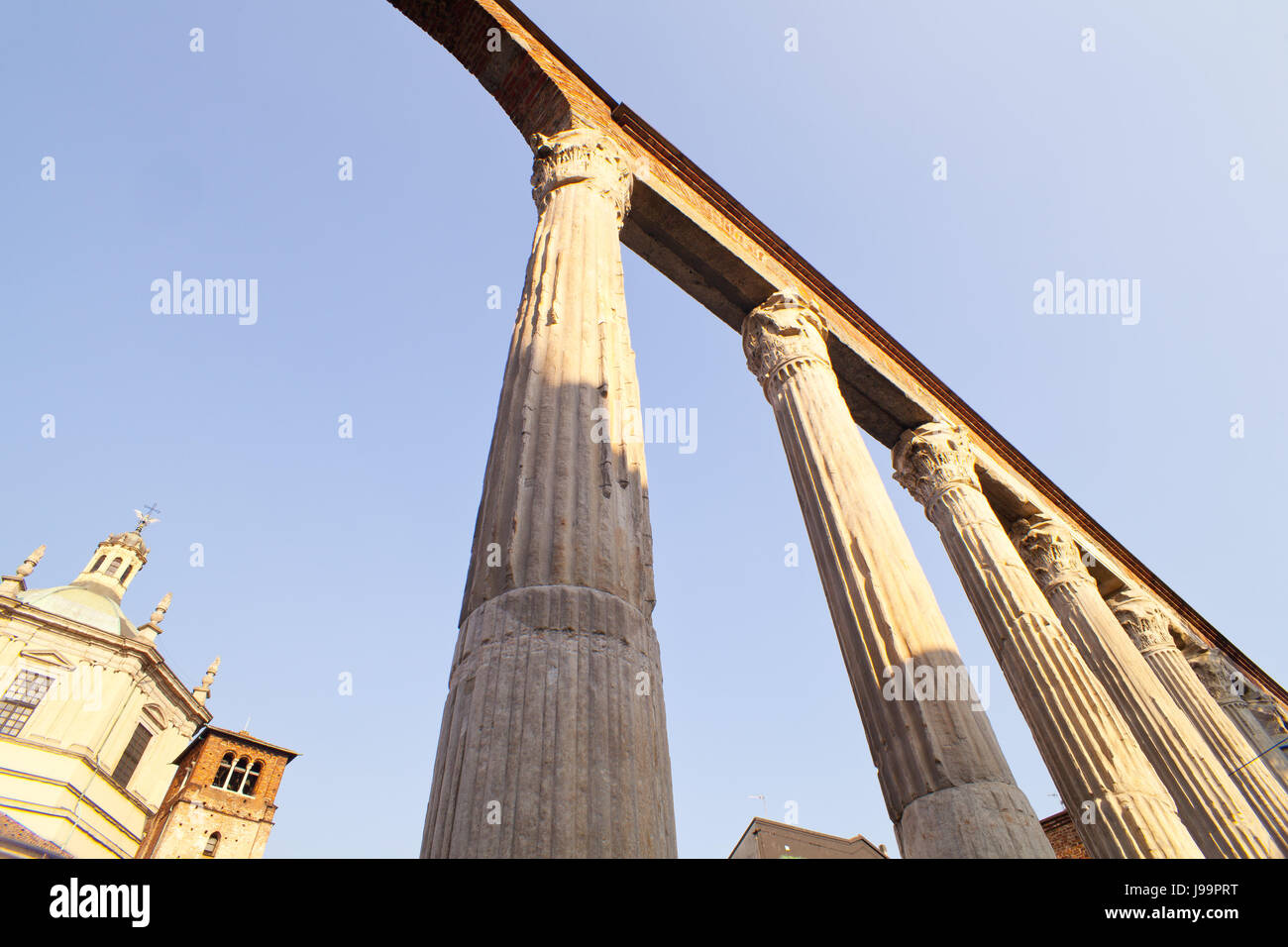 columns, style of construction, architecture, architectural style ...
