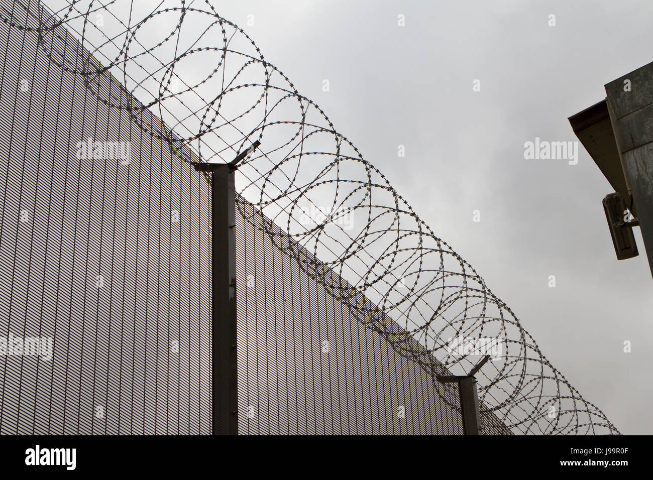 Sharp Security Fence Stock Photos & Sharp Security Fence Stock Images ...