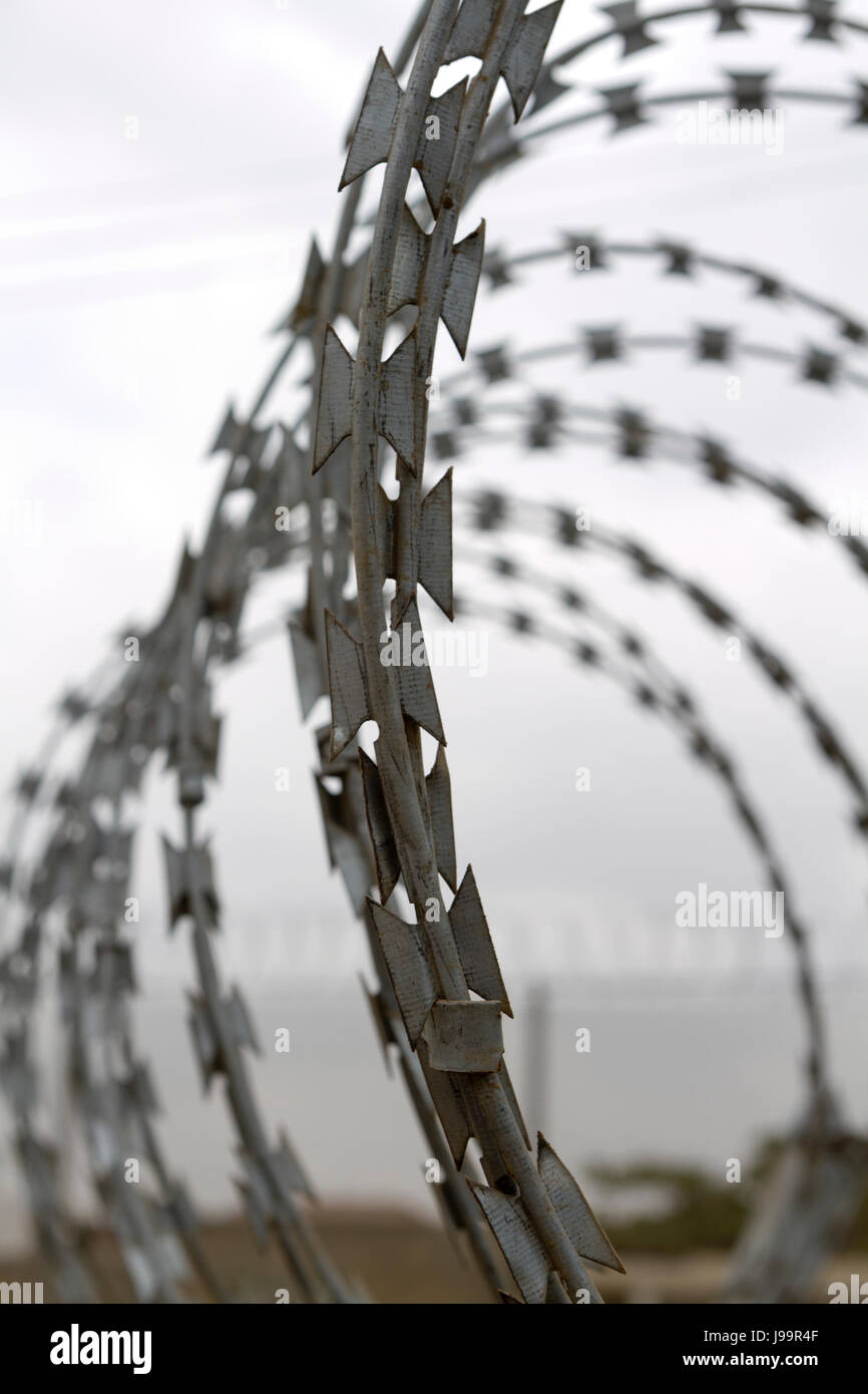 Concertina razor wire hi-res stock photography and images - Alamy