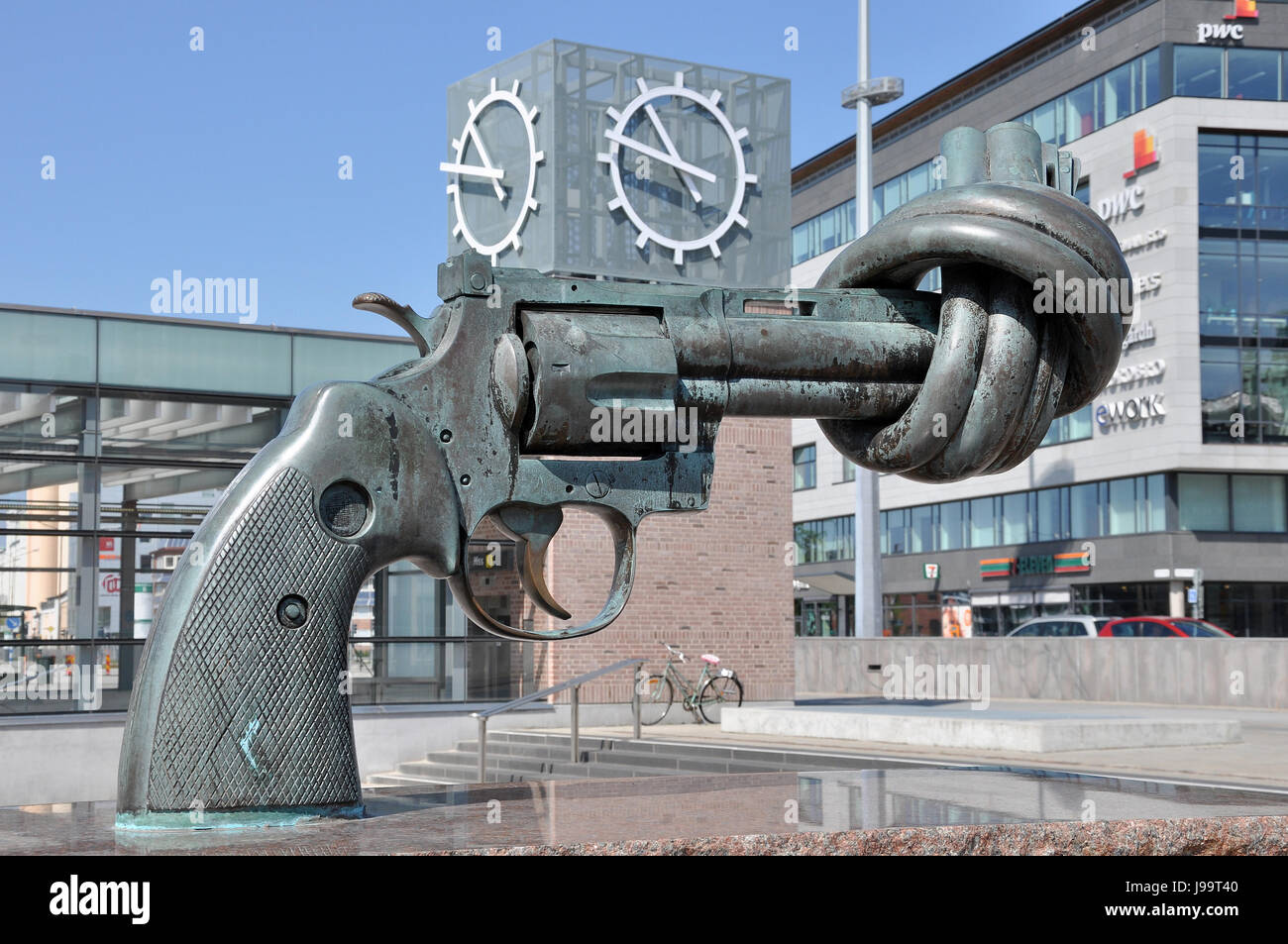 Non Violence, a sculpture by Carl Fredrik Reutersward on display in ...