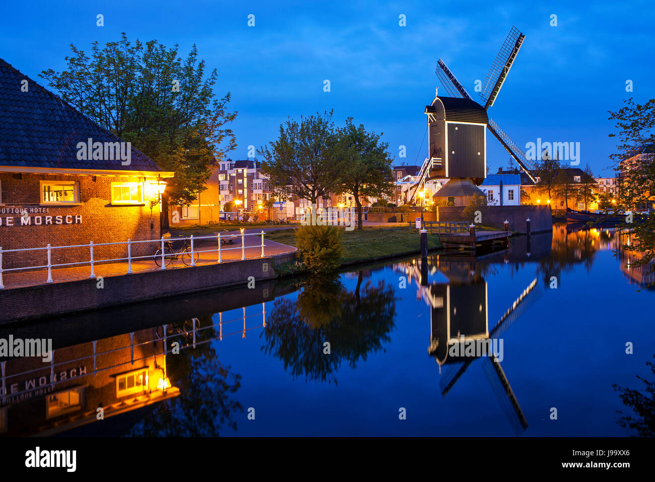 Leiden by night, town in Netherlands, May 2017 Stock Photo - Alamy