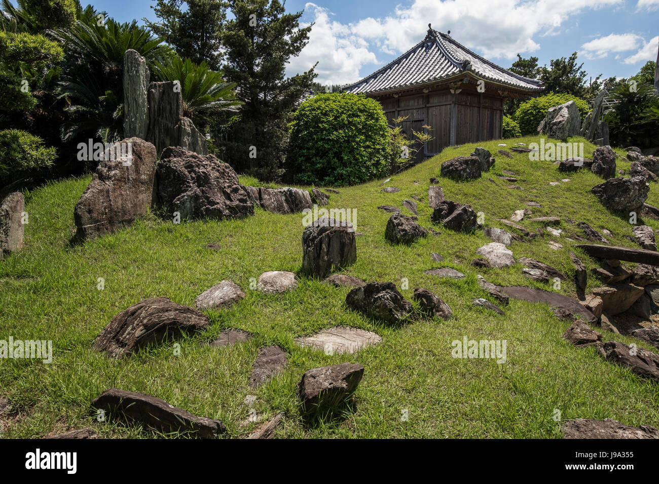 Japanese stop stone hi-res stock photography and images - Alamy