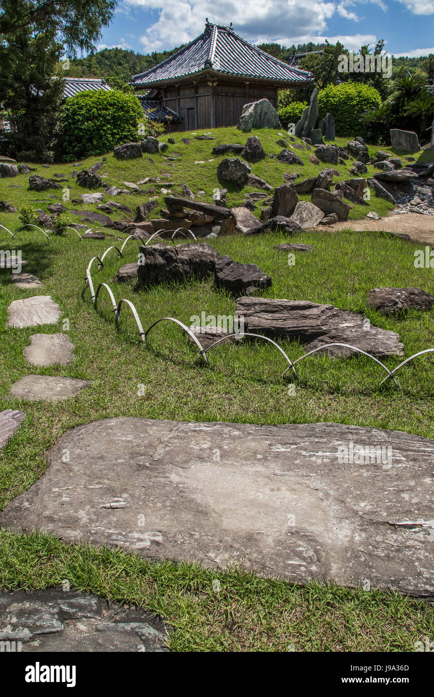 Japanese stop stone hi-res stock photography and images - Alamy