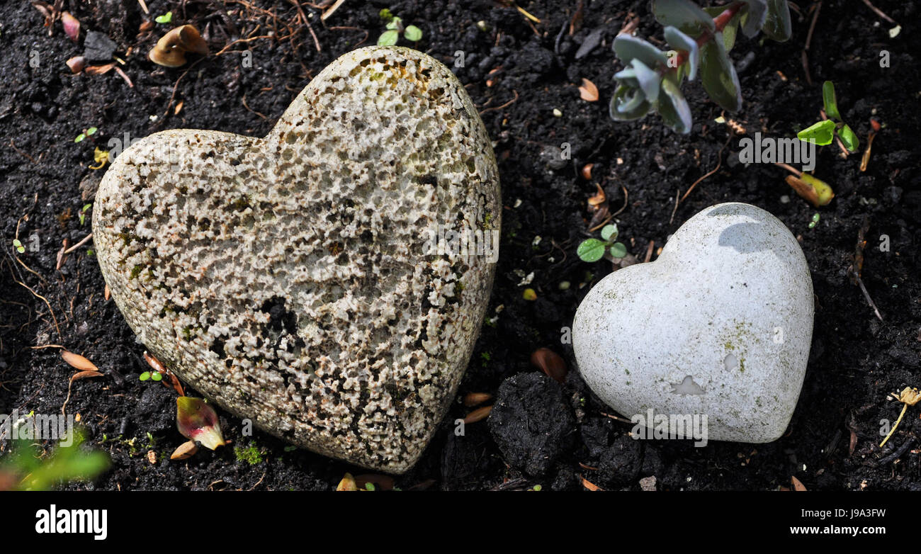 Heart shaped grave stone hi-res stock photography and images - Alamy