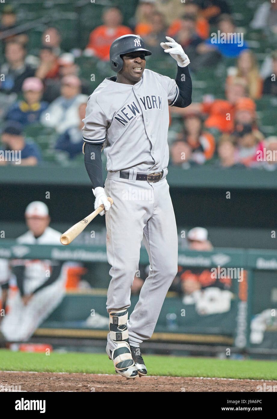 New York Yankees shortstop Didi Gregorius (18) grimaces in pain and ...