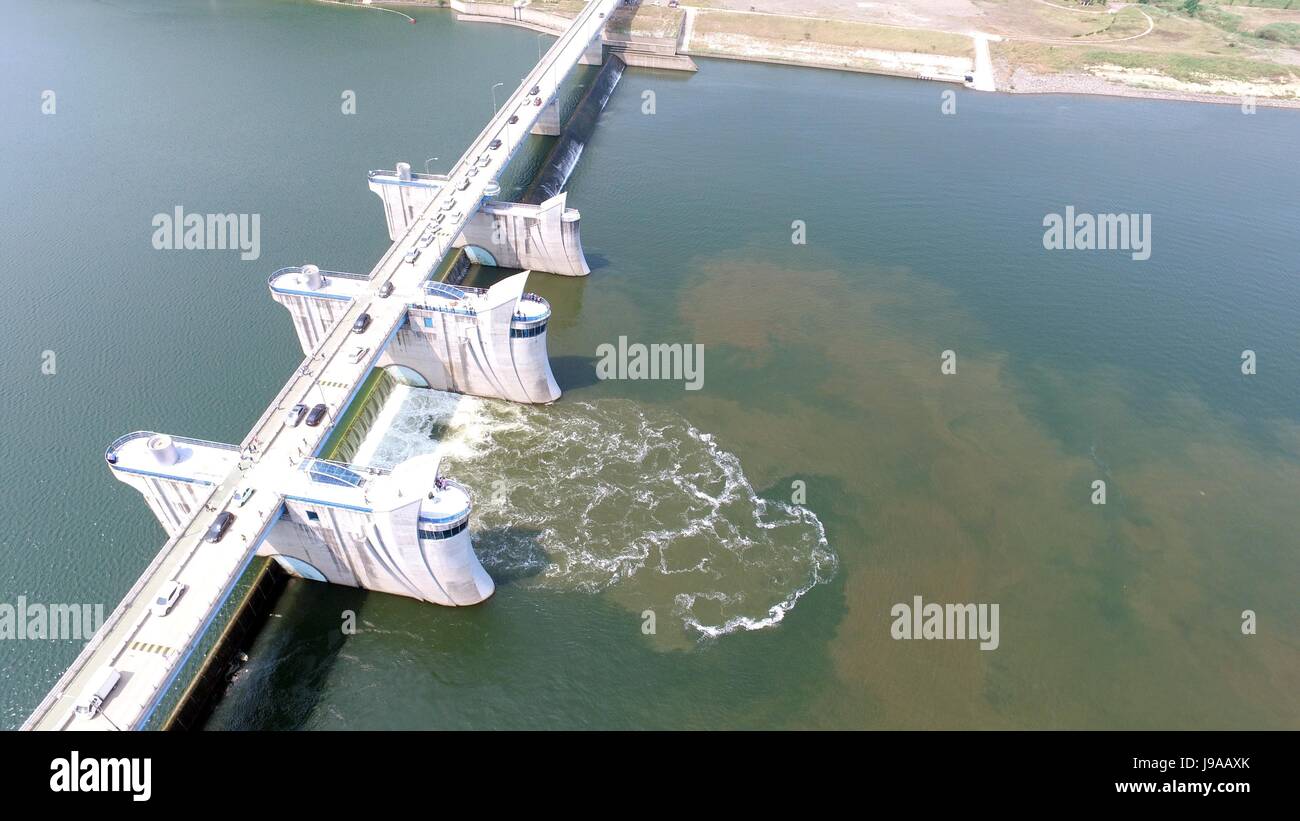 Dammed reservoirs open permanently The Changnyeong-Haman reservoir in ...