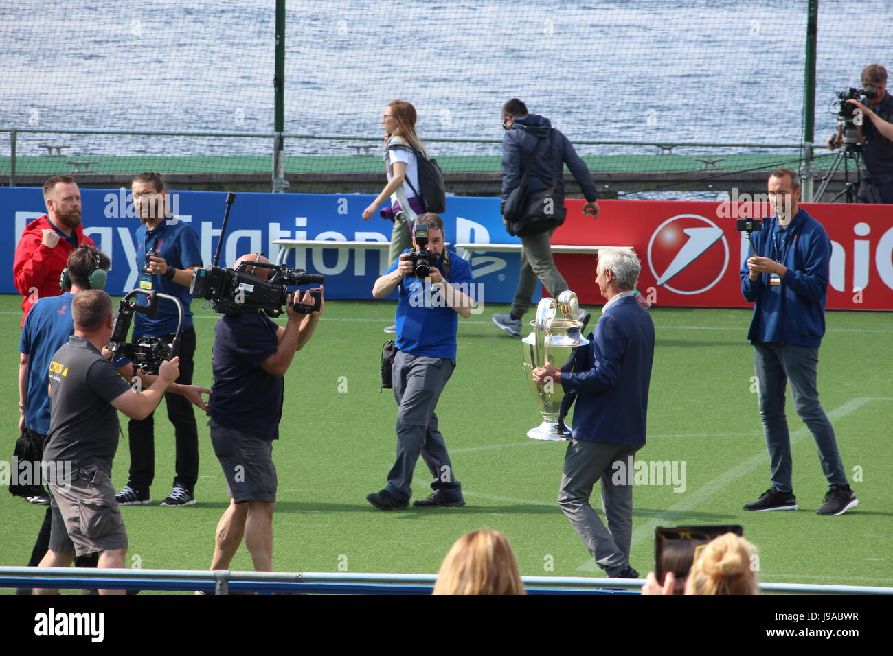 Cardiff Bay, Wales, UK. 1st June 2017. Ian Rush arrives with the ...