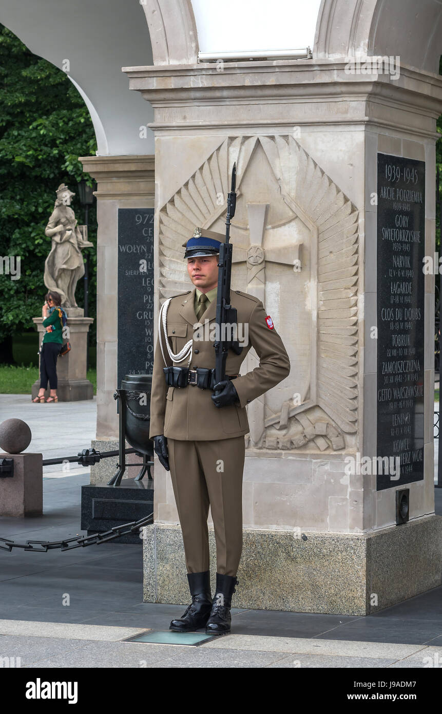 Poland, Warsaw: Honour guard at the Tomb of the Unknown Soldier in the ...