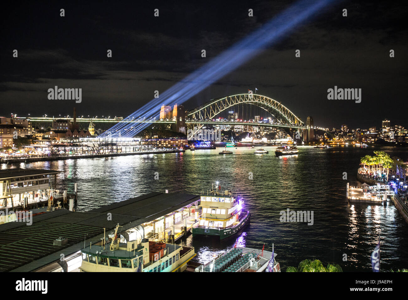 Vivid Sydney 2017, Vivid light show across Circular Quay and onto the ...