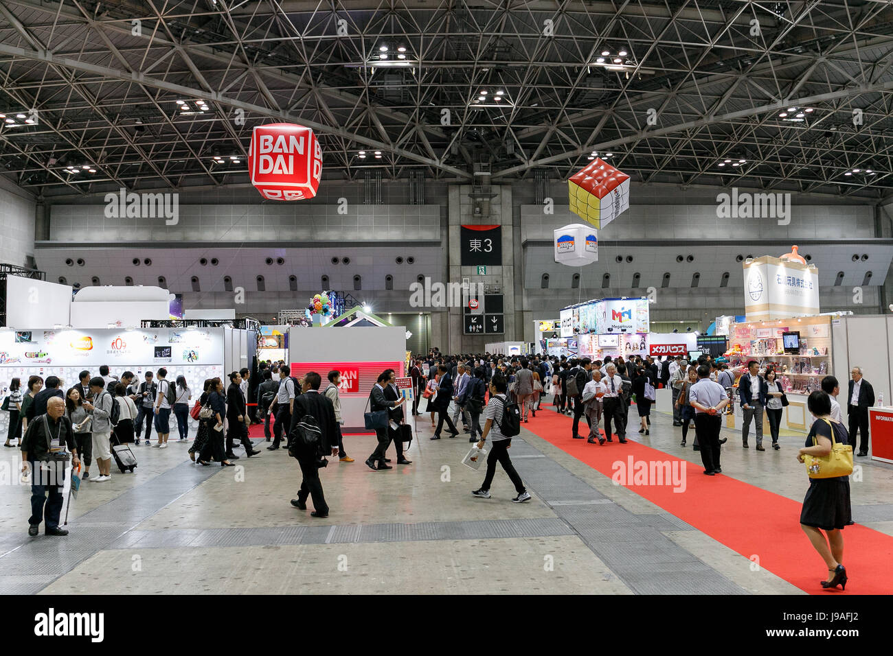 Visitors gather at the International Tokyo Toy Show 2017 in Tokyo Big ...