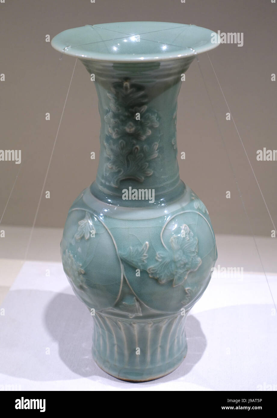 Southern song dynasty vase hi-res stock photography and images - Alamy