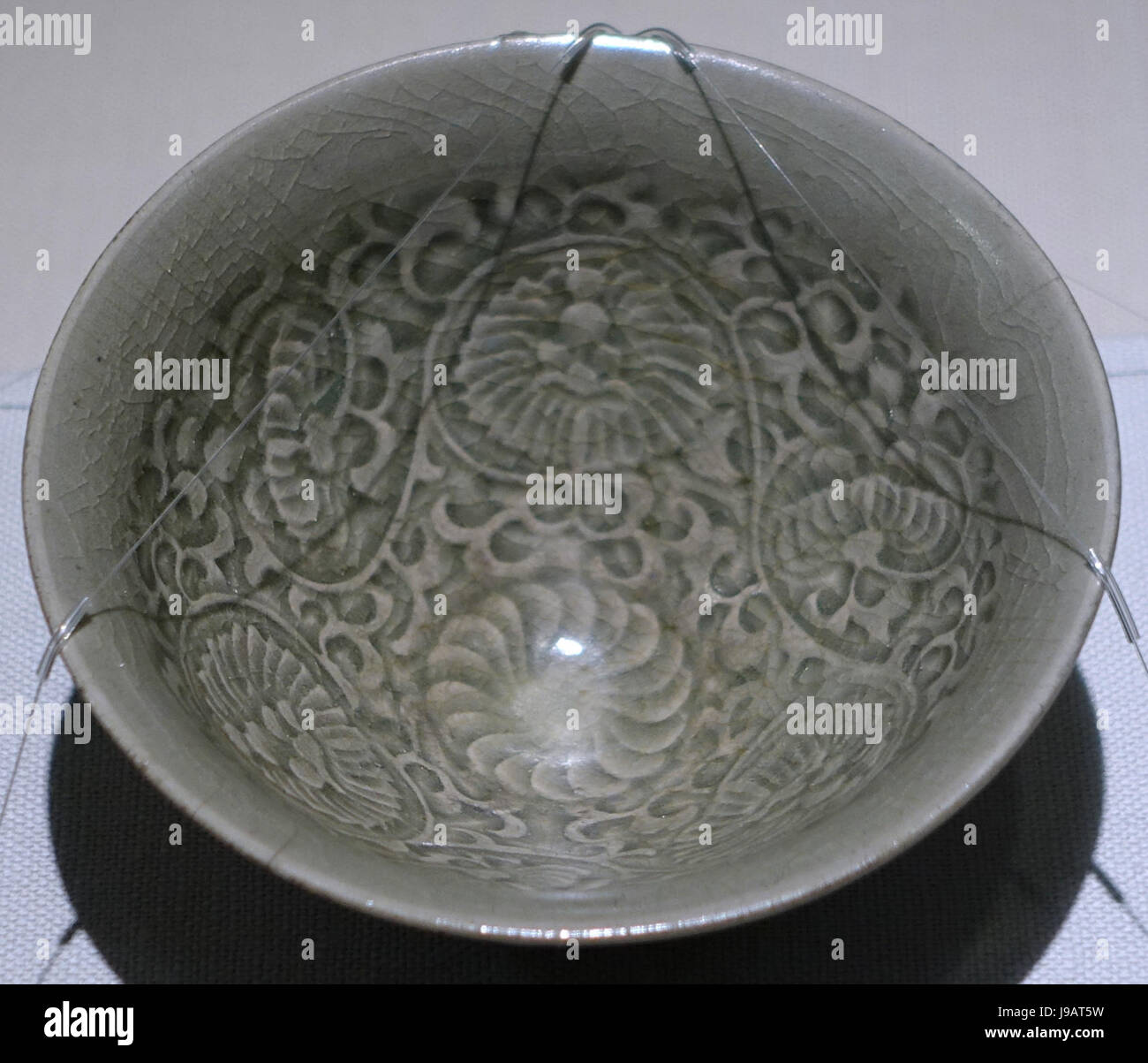 Small bowl with stamped arabesque design, China, Yaozhou kiln, Northern ...