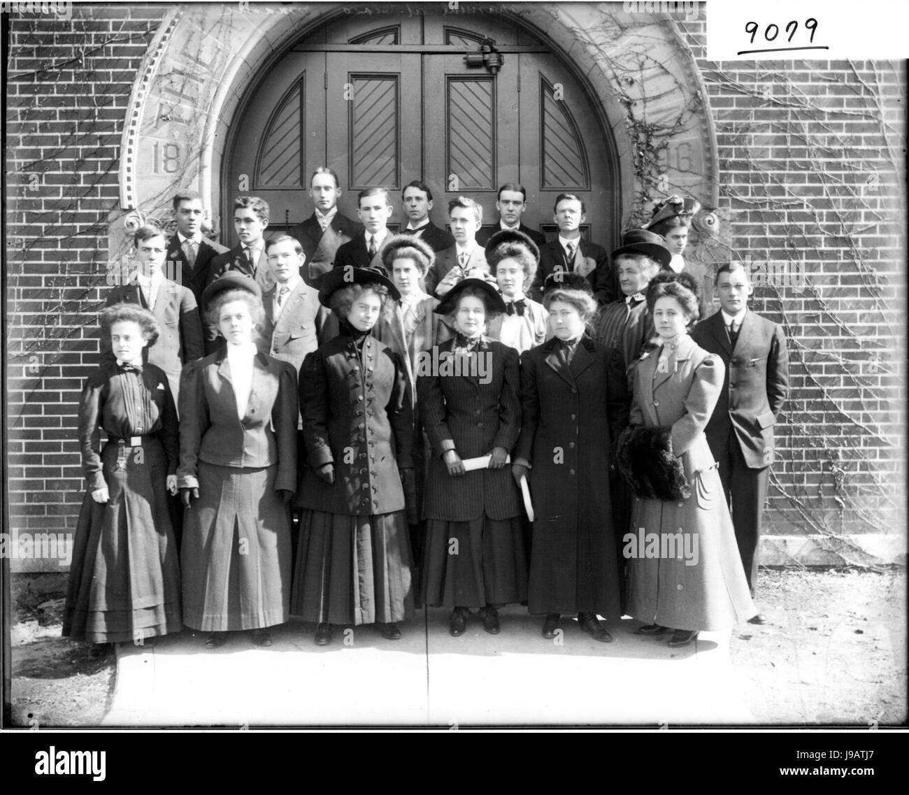 Ohio State Normal College manual arts class in 1909 (3195535688 Stock ...