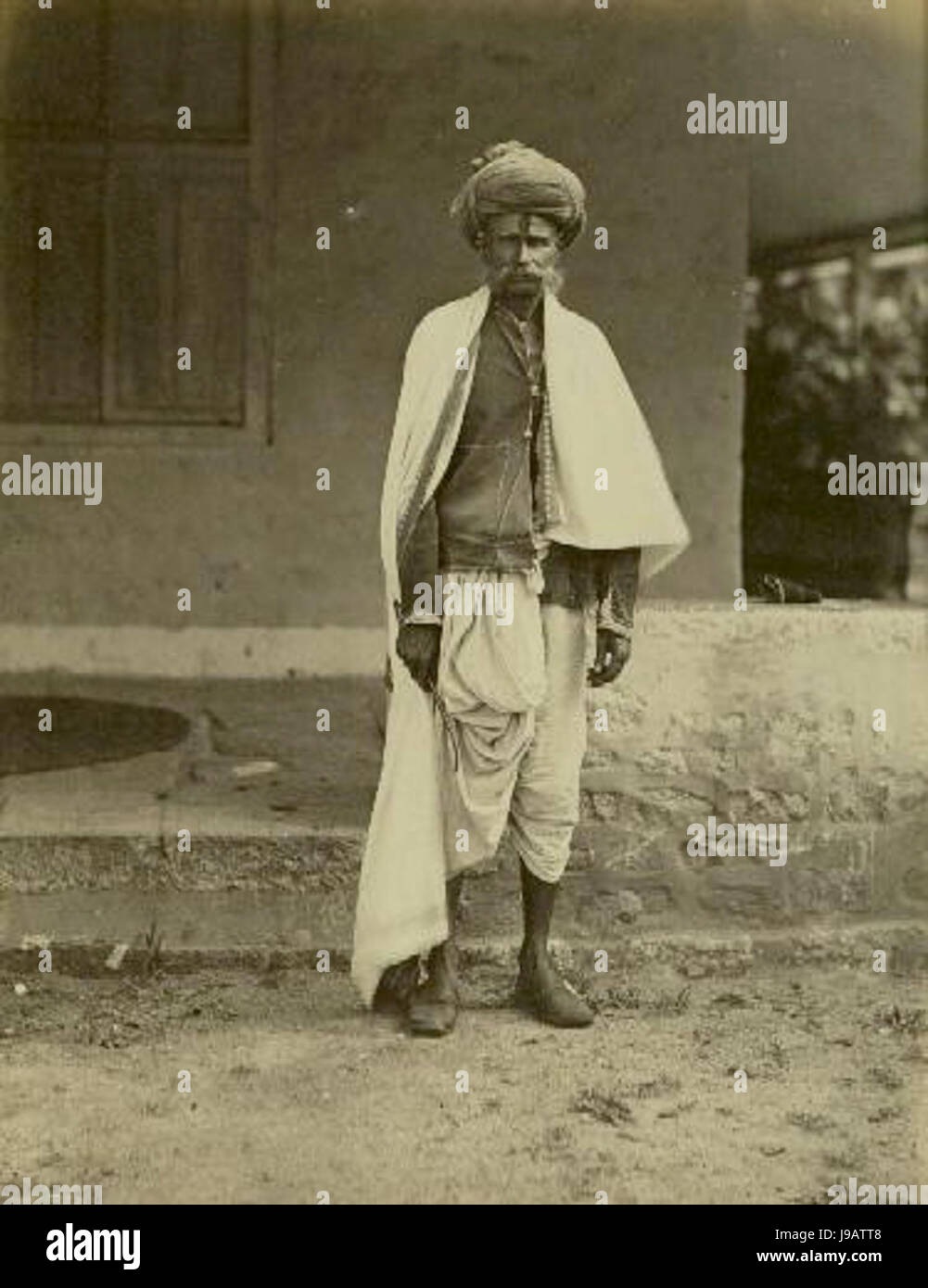 Indian servant hi-res stock photography and images - Alamy