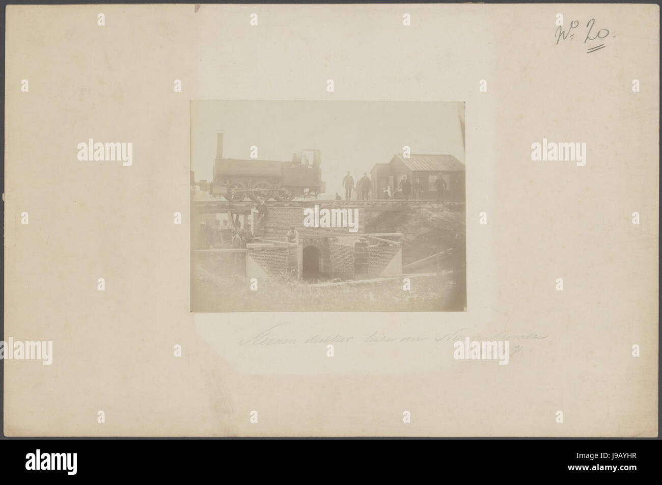 Stenen duiker linker oever Nieuwe Merwede Stock Photo - Alamy