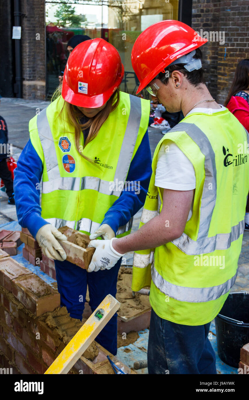 Bricklaying hi-res stock photography and images - Alamy