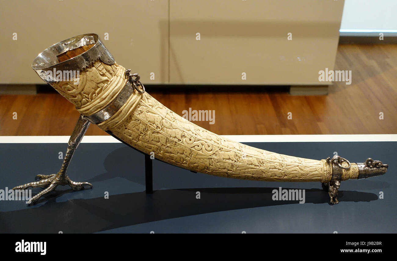 Carved ivory hi-res stock photography and images - Alamy