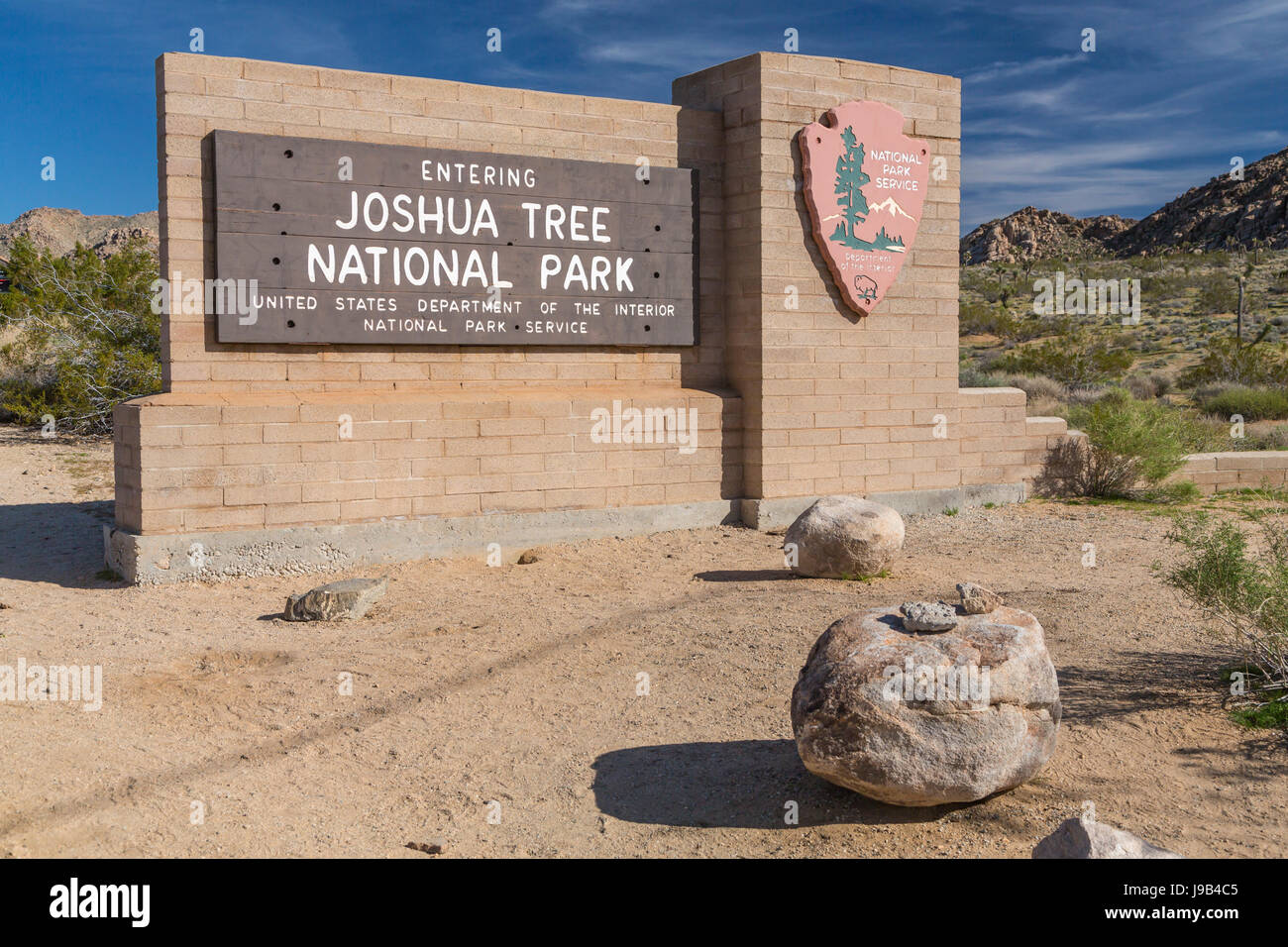 Joshua tree national park sign hi-res stock photography and images - Alamy