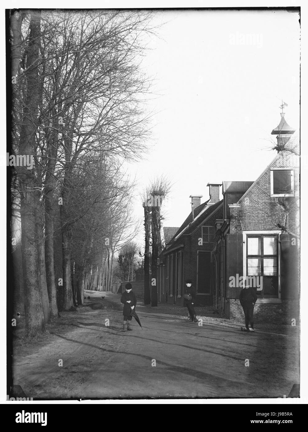 Nigtevecht, Dorpsstraat, Jongens Olie, 1892 (max res Stock Photo - Alamy