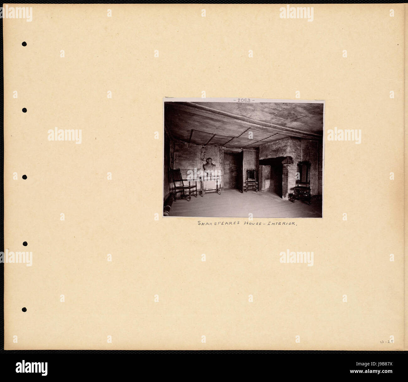 Shakespeare's house interior Stock Photo - Alamy