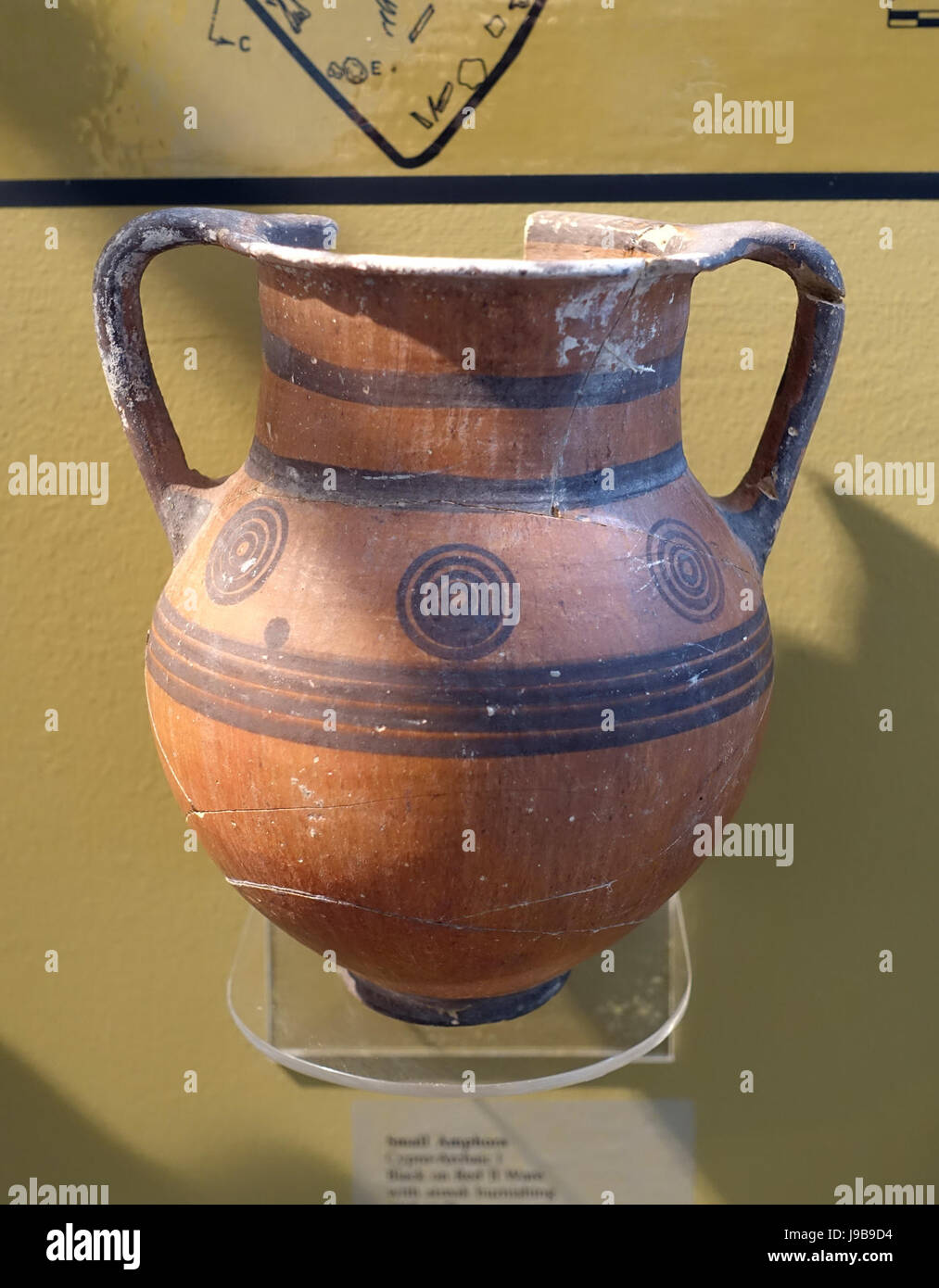 Burnishing pottery hi-res stock photography and images - Alamy
