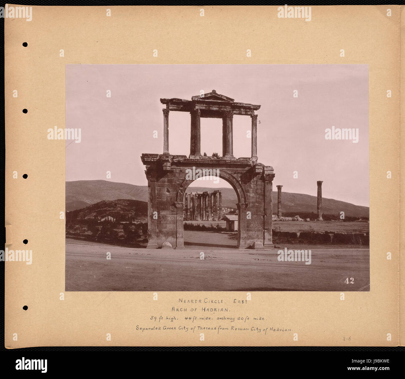 Nearer circle. East. Arch of Hadrian Stock Photo - Alamy