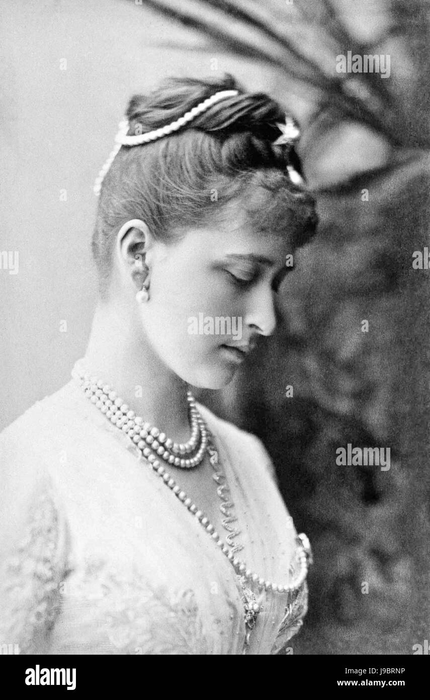 Royal princess portrayal Black and White Stock Photos & Images - Alamy