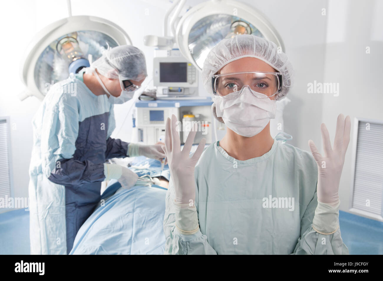 doctor, physician, medic, medical practicioner, woman, humans, human ...