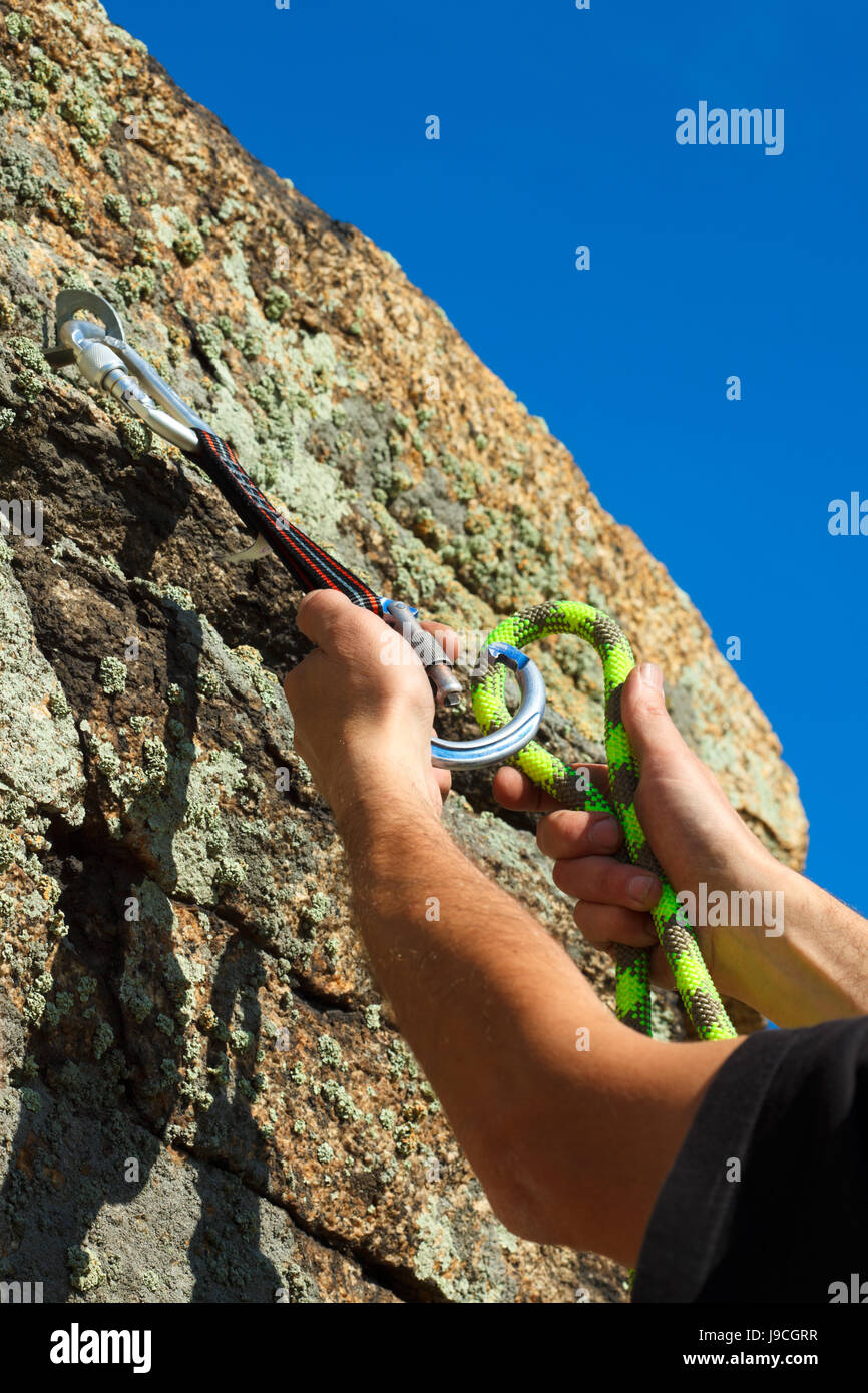 danger, object, big, large, enormous, extreme, powerful, imposing ...