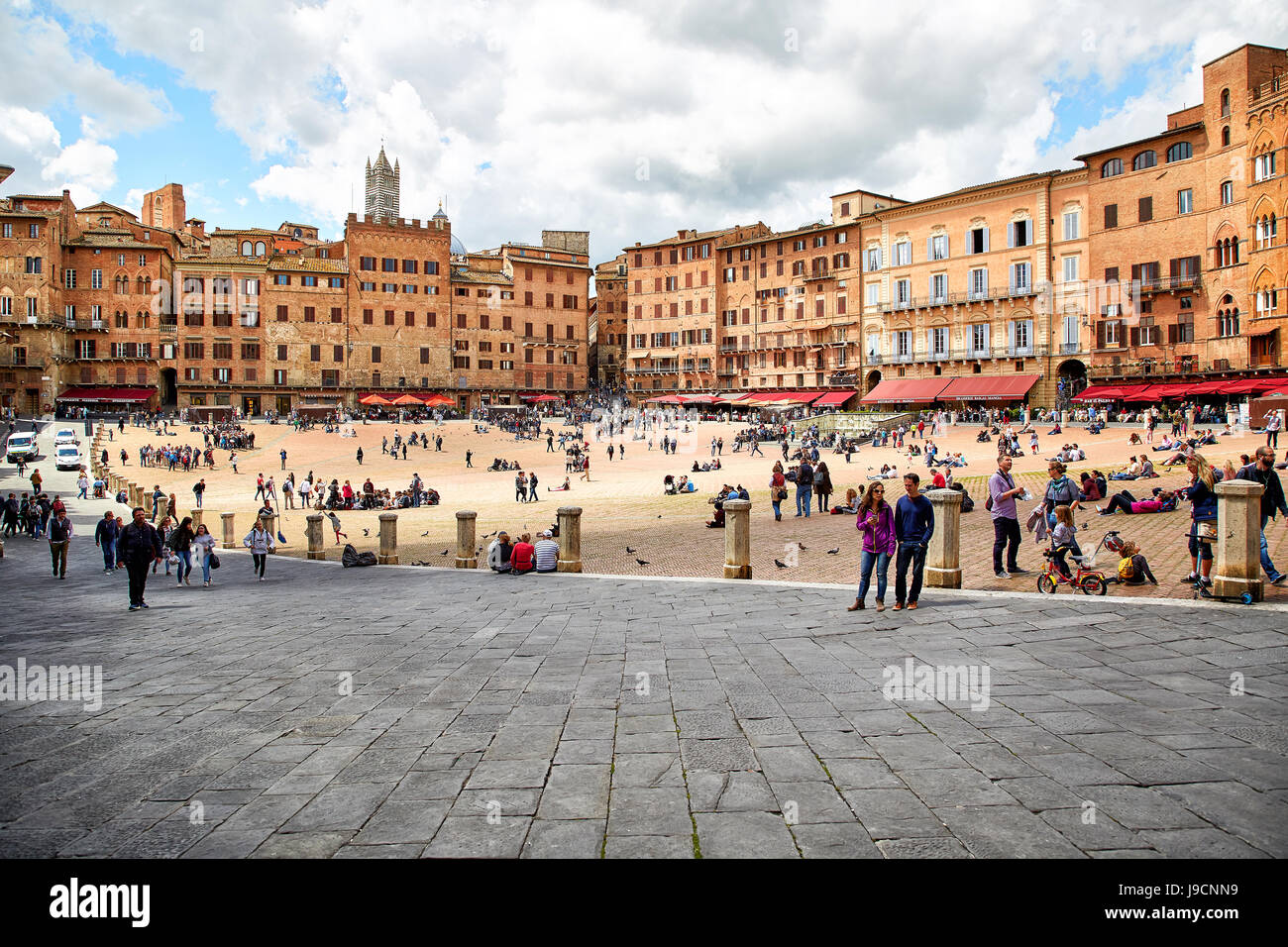 Siena square hi-res stock photography and images - Alamy