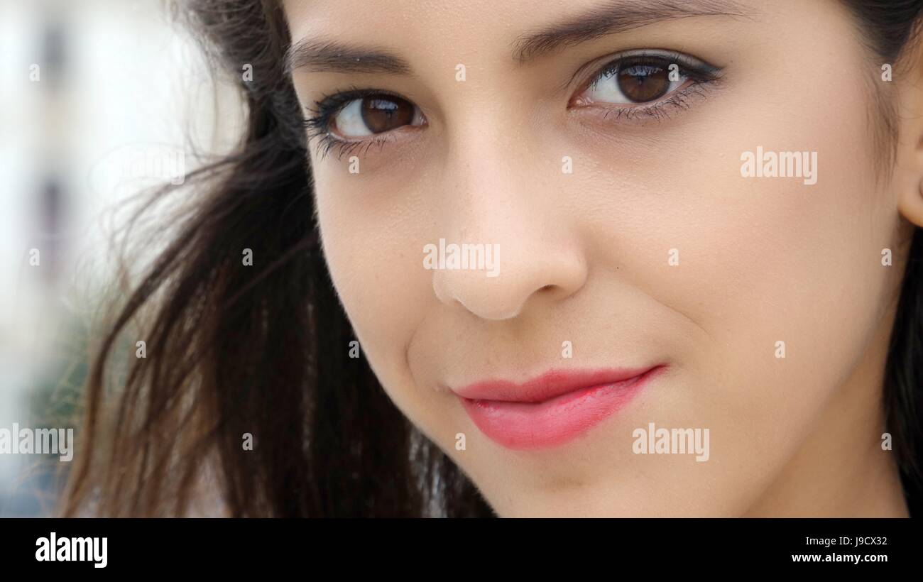 Peruvian Female Face Stock Photo - Alamy