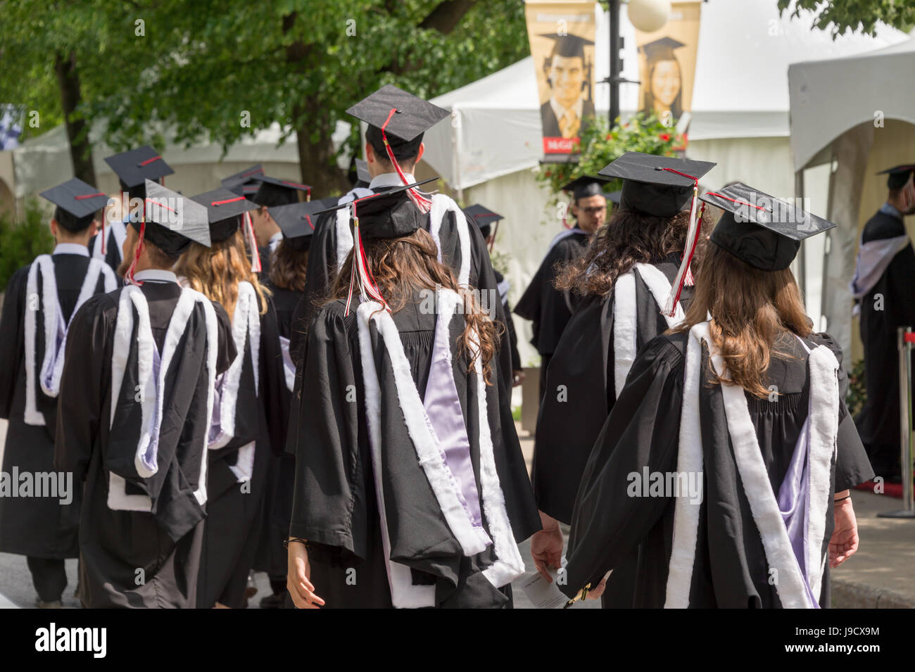 Students at graduation ceremony hi-res stock photography and images - Alamy