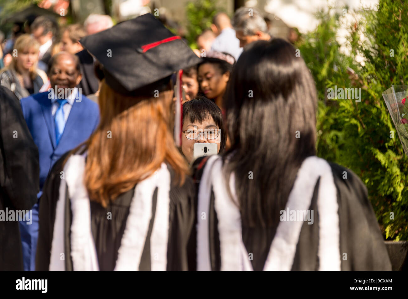 New graduates hi-res stock photography and images - Alamy