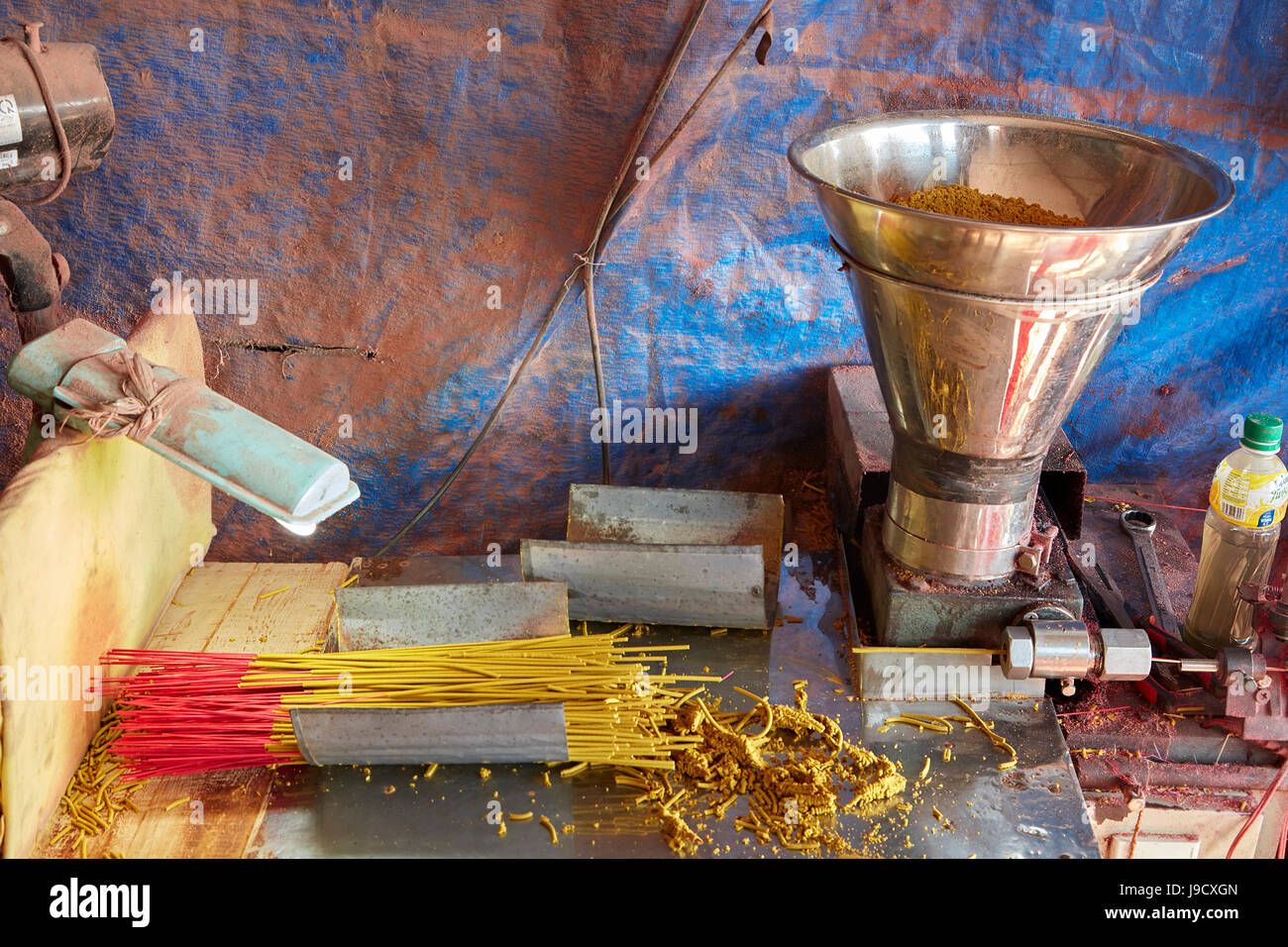 Incense manufacturing hi-res stock photography and images - Alamy