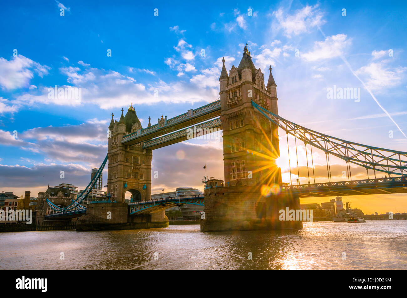 London landmark people sunset hi-res stock photography and images - Alamy