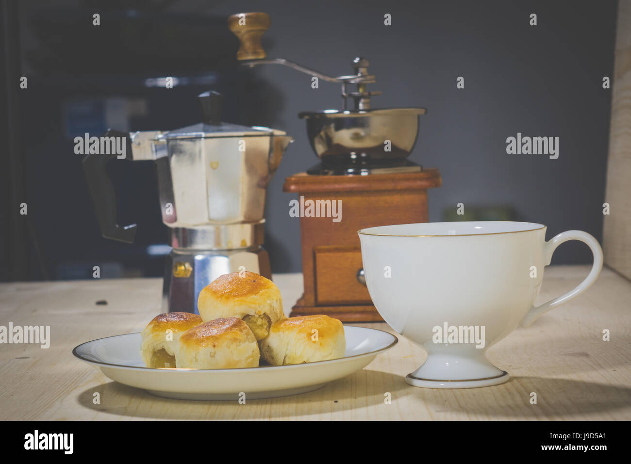 Antique coffee machine hi-res stock photography and images - Alamy