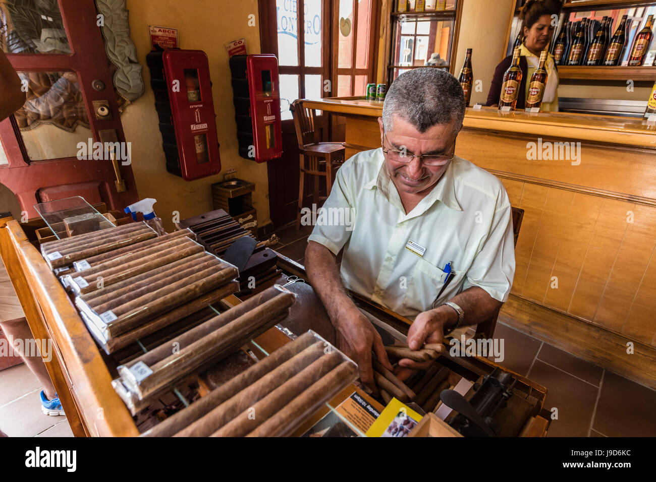 Cuban cigars cuba hi-res stock photography and images - Alamy