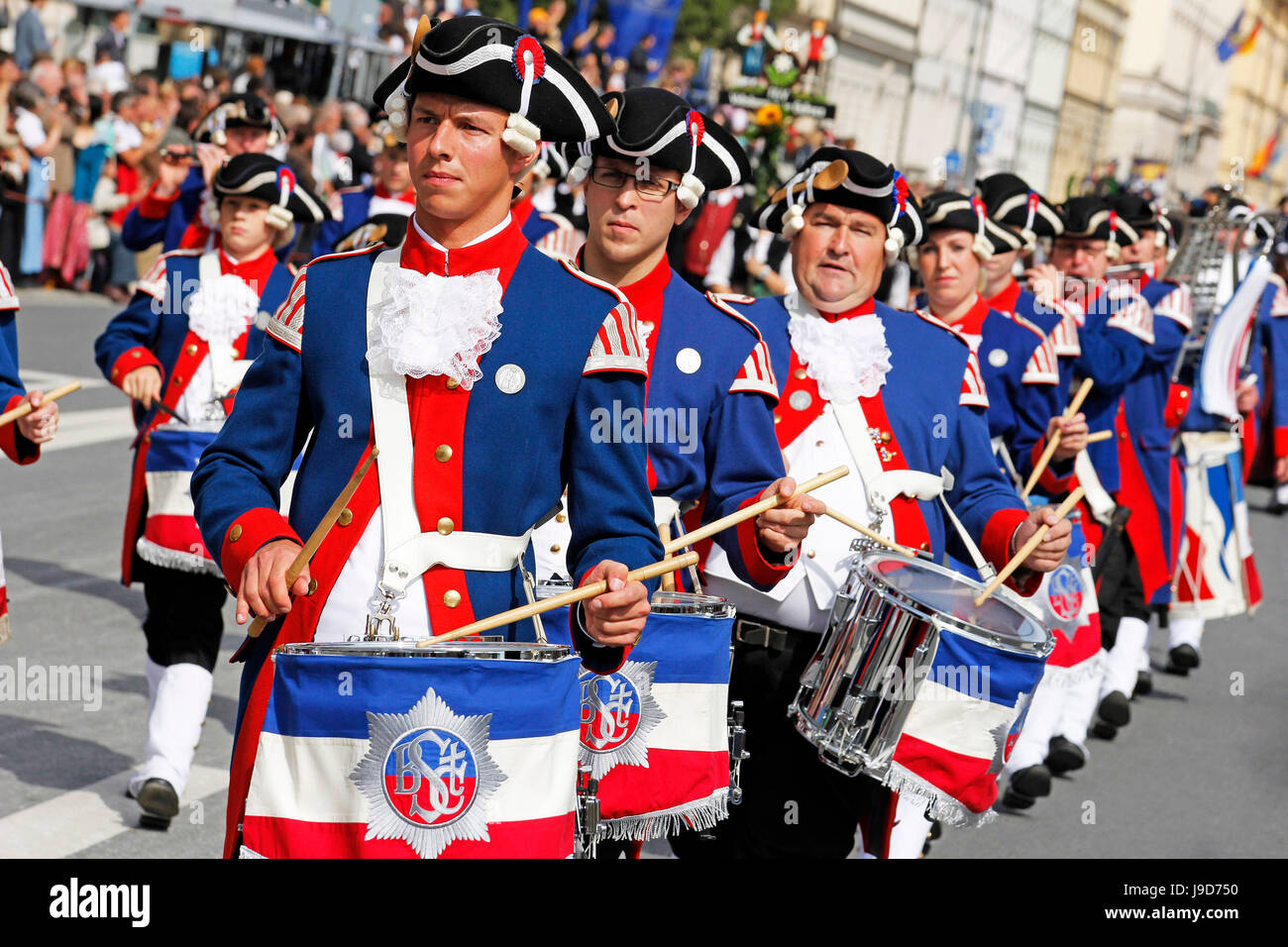 Traditional Costume Parade on occasion of the Oktoberfest, Munich ...